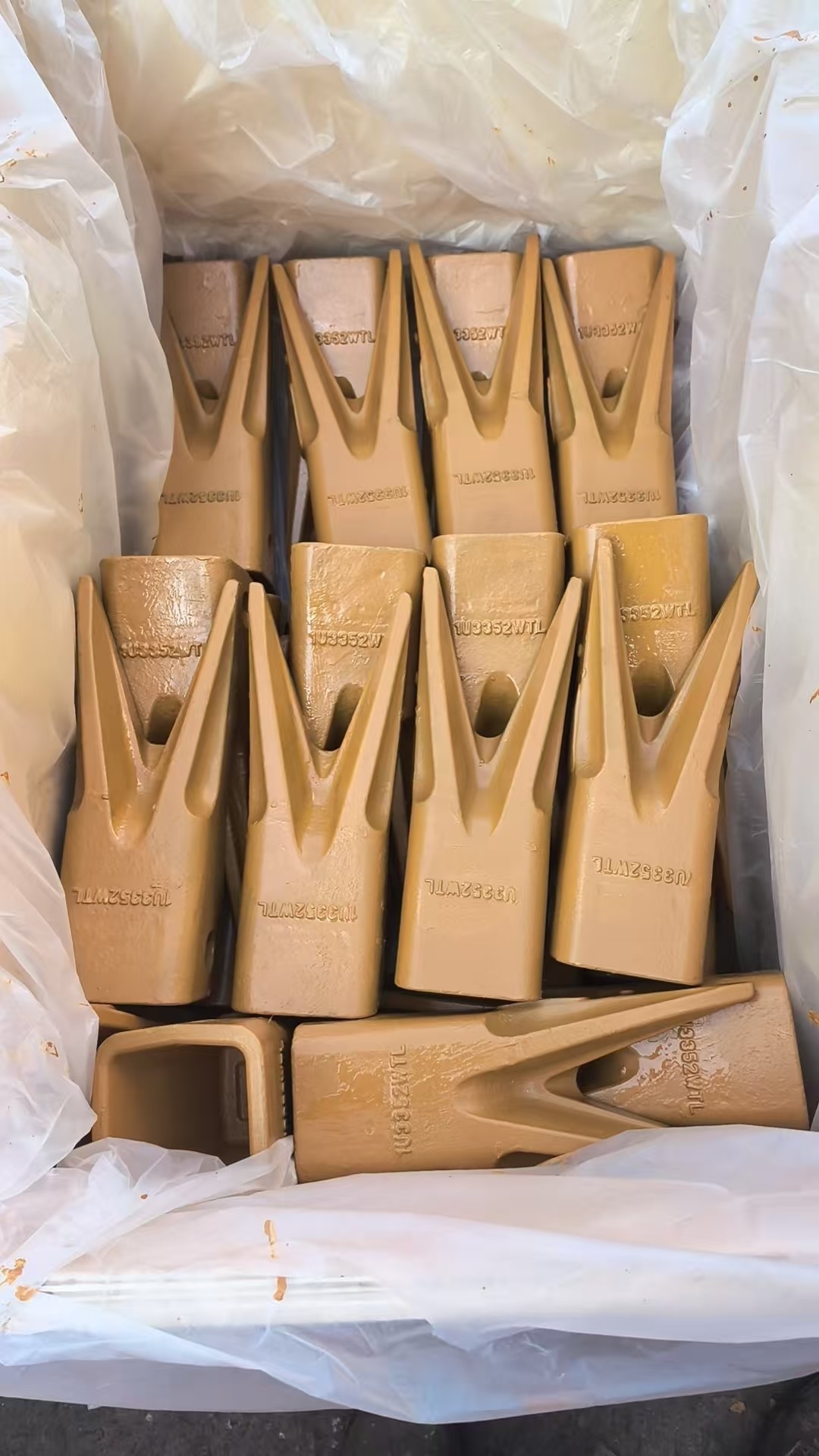 Carbon Steel Cat320 Excavator Bucket Teeth 1U3352WTL Twin Tiger Teeth ...